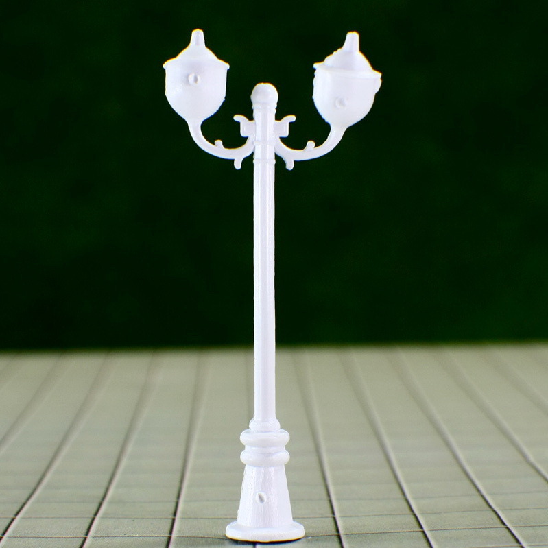 1:300 Two Head European Style Garden Scale Model Lamppost for Train Layouts
